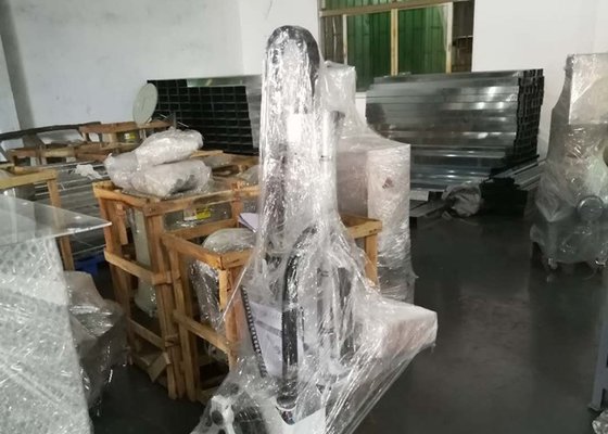 Pneumatic Cylinder Mechanical Swing Robot Arm Articulated For Injection molding Machine