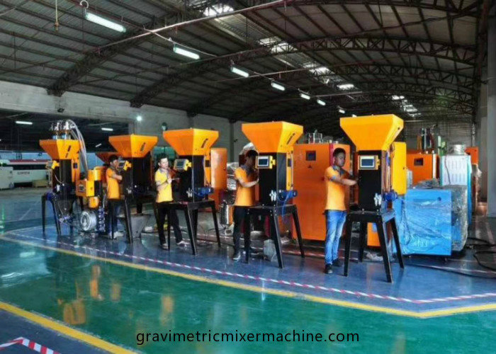 Plastic Raw Material Gravimetric Mixer Machine 1200 KG Per Hour With High Accuracy