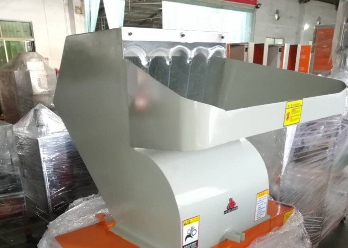 1200 KG / Hr Glassfiber Plastic Bottle Crusher For Recycling Process / Plastic Shredder Machine
