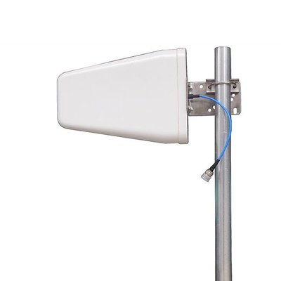 Supporto di antenna periodico del telefono cellulare del ripetitore di antenna del ceppo all'aperto dell'accoppiatore 9dBi 698 ~ 2700MHz