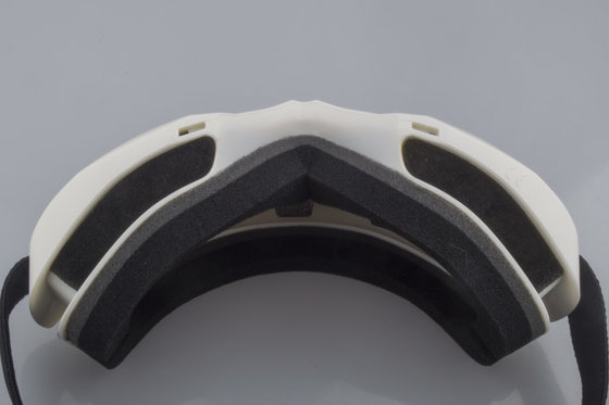2019 newest white frame ski goggles with customized frame color, customized strap with logo design, black snow goggles