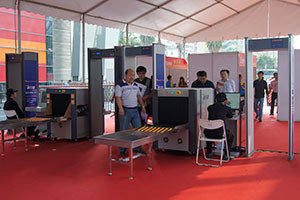Hotel Security Metal Detector Walk Through Adjustable Zone With LCD Display