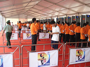 Portable Pass Through Metal Detector Easy Installation With LCD Display