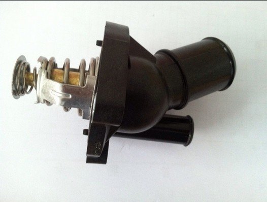 China 105 Degree Ford Spare Parts Ford Thermostat Replacement OEM 1374191 supplier