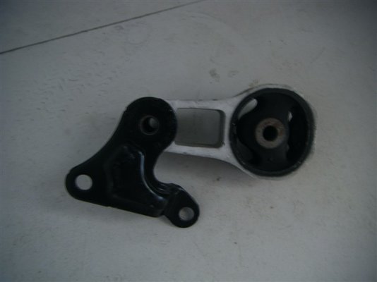 China 50A-90A Ford Spare Parts Front Strut Mount Silver / Black Color 4139040A supplier