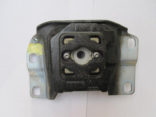 China Ford Left Front Transmission Mount , Automatic Transmission Mount Replacement AV617M161 supplier