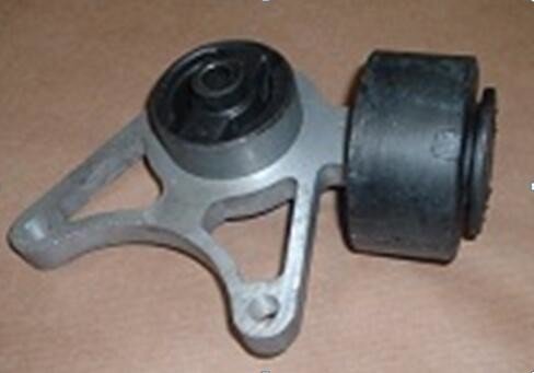 China 1600g Left Rear Engine Mount , Differential Car Engine Mounting KHC500090 supplier