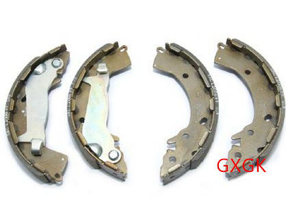 China Rear hyundai accent genuine korean  car parts brake shoe kit oem 58305-0UA00 supplier