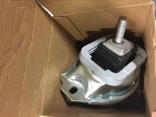KKB500630 Land Rover Spare Parts Range Rover Sport Engine Torque Strut Mount supplier