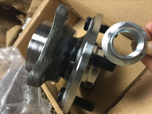 Front Wheel Bearing Hub For Land Rover LR3 / Range Rover Sport 05-09/10-13 NEW LR014147 supplier