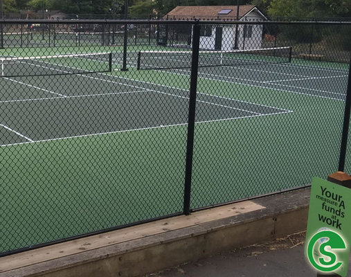 Heavy duty galvanized steel cyclone wire fencing baseball field fence USA