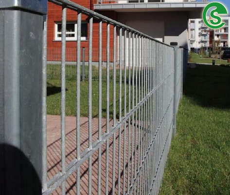 high quality 4ft galvanzied wire mesh vertical corten metal fencing