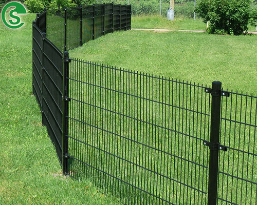 Guangzhou wholesale Nylofor 2D fence panels design green black farm guard field fencing