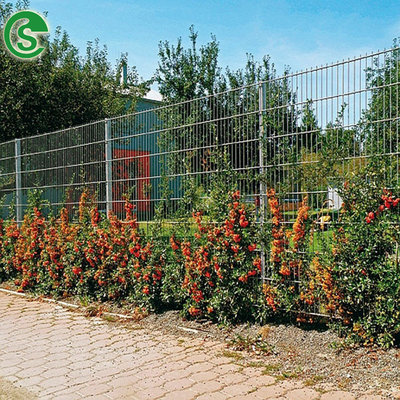 Black metal courtyard fencing panels double 8/6/8 wire mesh fence for sale