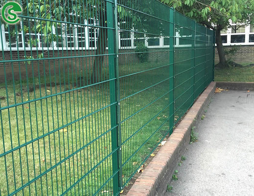 Guangzhou wholesale Nylofor 2D fence panels design green black farm guard field fencing