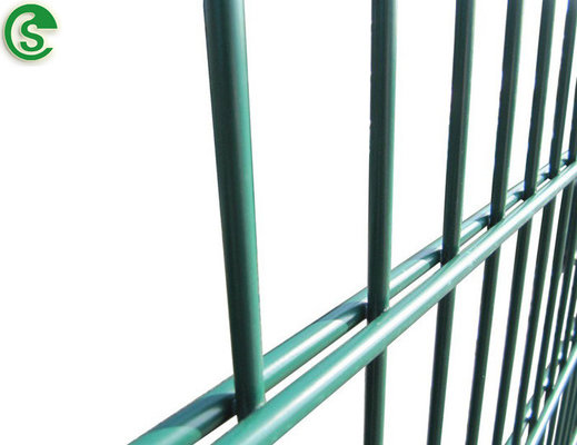 1500 x 2500mm 50 x 200mm mesh green Nylofor 2D garden fence panels Ukraine