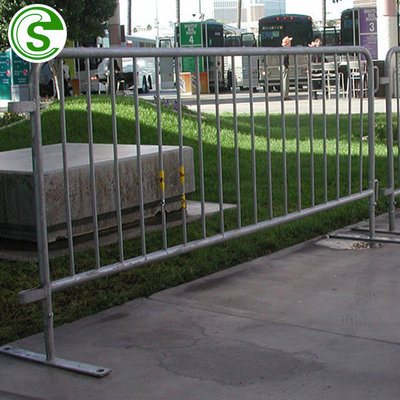 Hot dipped galvanized cross fixed leg construction lighted barricades for concert