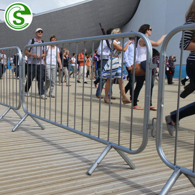 Movable metal construction fences panels crowd control barrier auckland