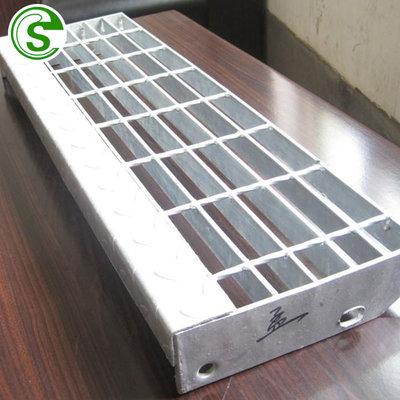 Slip resistant hot dipped galvanized metal bar grating 32 x 5