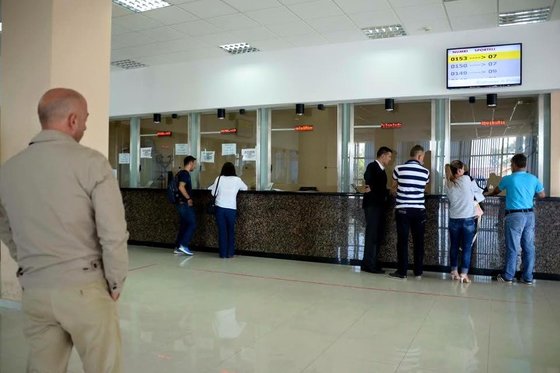 Guangzhou Hot Sell Banking/Hospital/Clinic/Health Center Wireless Electronic Queue Token Number Calling System supplier
