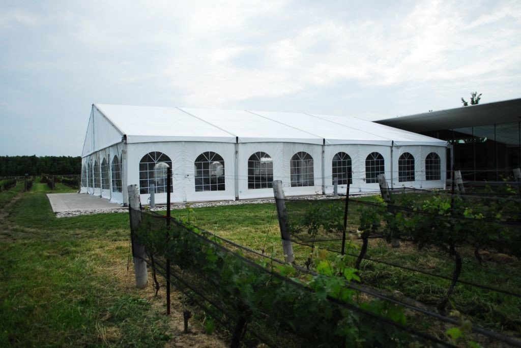 2021 hot sale wedding marquee tent 10x24 m wedding tent,  white color with linings for 200 people