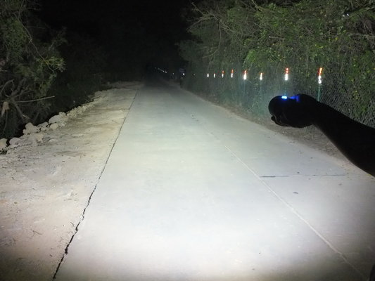 Haikelite MT03 3 core xhp70 21000 lumen high-power outdoor high-light bully flashlight supplier