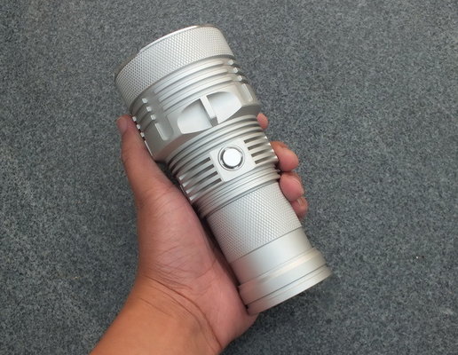 HIKELITE New Technology MT09R Three-lamp 25000 Lumen Long-range King Outdoor Ultra-bright flashlight supplier