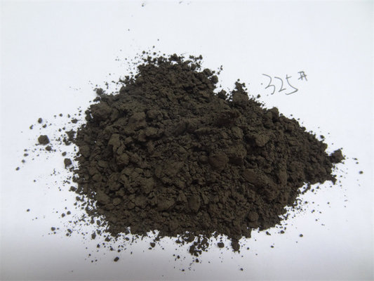 Chromite powder as coloring agent for glass and ceramics