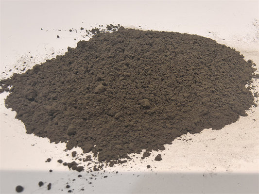 Chromite powder as coloring agent for glass and ceramics
