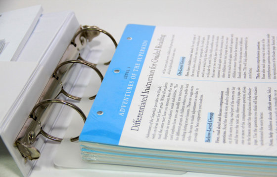 Glossy Lamination Hard Cover Book Printing Service For Kids Playing