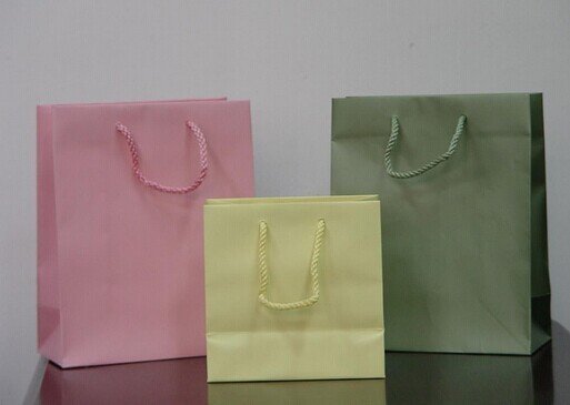 Recycle Kraft Paper Gift Shopping Bags With Handles for retail stores