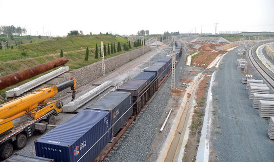 From China to St.Petersburg Railway Service LCL FCL China Agent warehouse Trucking