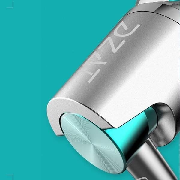 Pure metal music earphone with curved concave design and CD texture on the tail supplier