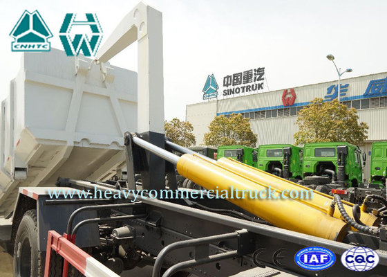 Dongfeng Chassis Automatic Garbage Compactor Trucks 4X2 With Detachable Carriage