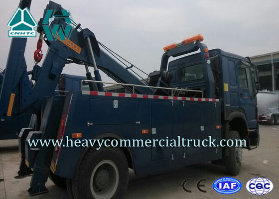Blue Lift Strength Wrecker Tow Truck Mounted Crane , Original Multi Way Valve
