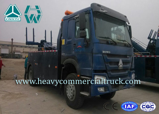Blue Lift Strength Wrecker Tow Truck Mounted Crane , Original Multi Way Valve