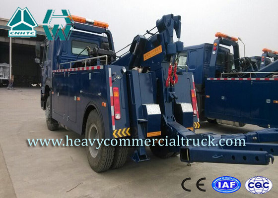 Blue Lift Strength Wrecker Tow Truck Mounted Crane , Original Multi Way Valve