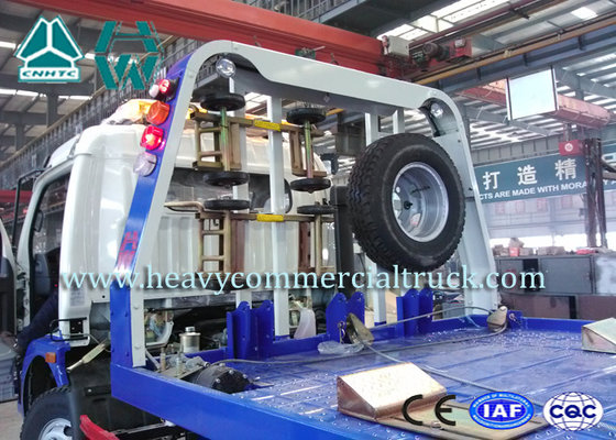Professional Flat Bed Wrecker Tow Truck For Road Block Removal