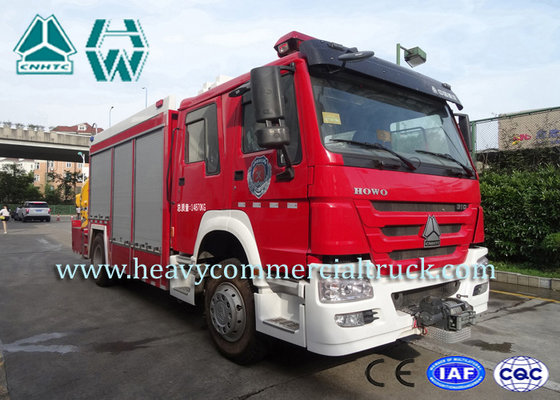 Four Door Cabin  Fire Fighting Truck with crane15 Cbm  - 20 Cbm 336 Hp