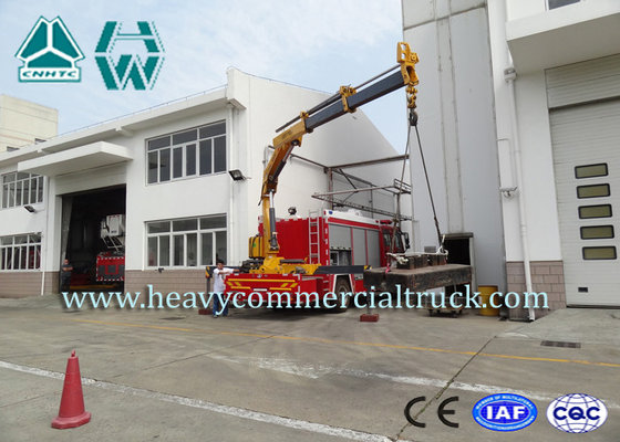 Four Door Cabin  Fire Fighting Truck with crane15 Cbm  - 20 Cbm 336 Hp