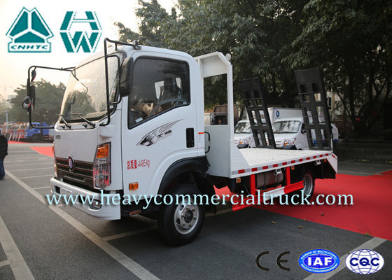 Comfortable Low Fuel Consumption cargo truck with crane Top Configuration
