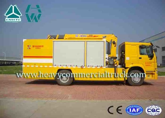 Yellow Large Flow Drainage rescure truck With Anti Slip Handrails HOWO