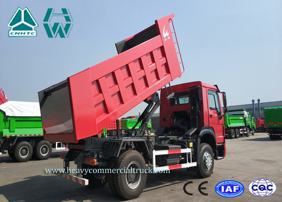 Red Howo Heavy Mining Trucks 4 X 2 Light Weight With Durable Structure