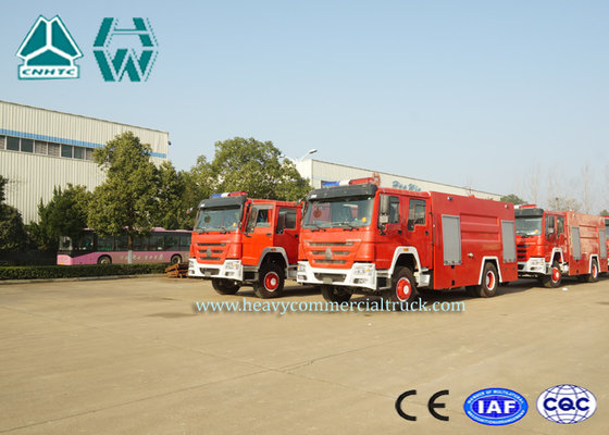 Emergency Rescue Fire Fighting Truck 4 X 2 Red Color 16 Ton Crane Capacity