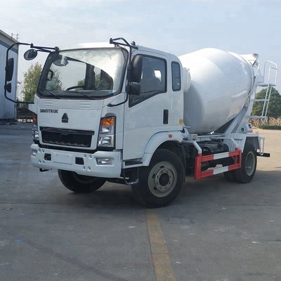 High Power Cement Tank Trailer , High Strength Cement Powder Tankers 95kw