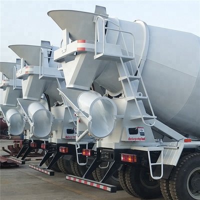 White Concrete Mixer Vehicle / Truck Mounted Concrete Mixers 4 M³ Capacity