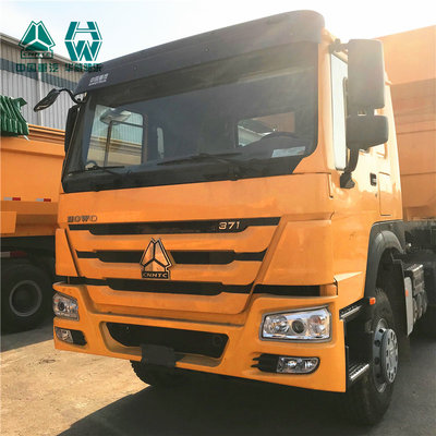 Tri Axles U Shape Mining Dump Truck 10500*2700*3980mm 70 Ton Capacity