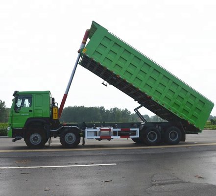 Light Weight HOWO Tipper Truck , Blue Giant Dump Truck Lower Fuel Consumption