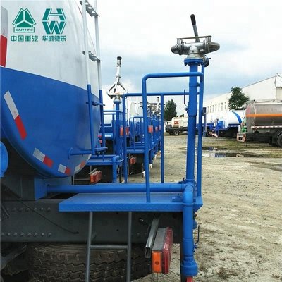 10000 / 20000 Liter SS Water Tank Truck With Spraying Range Wide Feature