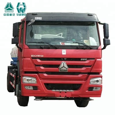 Customized Color Water Tank Truck For Landscape Engineering / Mining Area